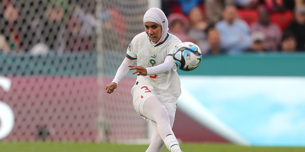 Nouhaila Benzina, la primera futbolista a jugar amb hijab al Mundial