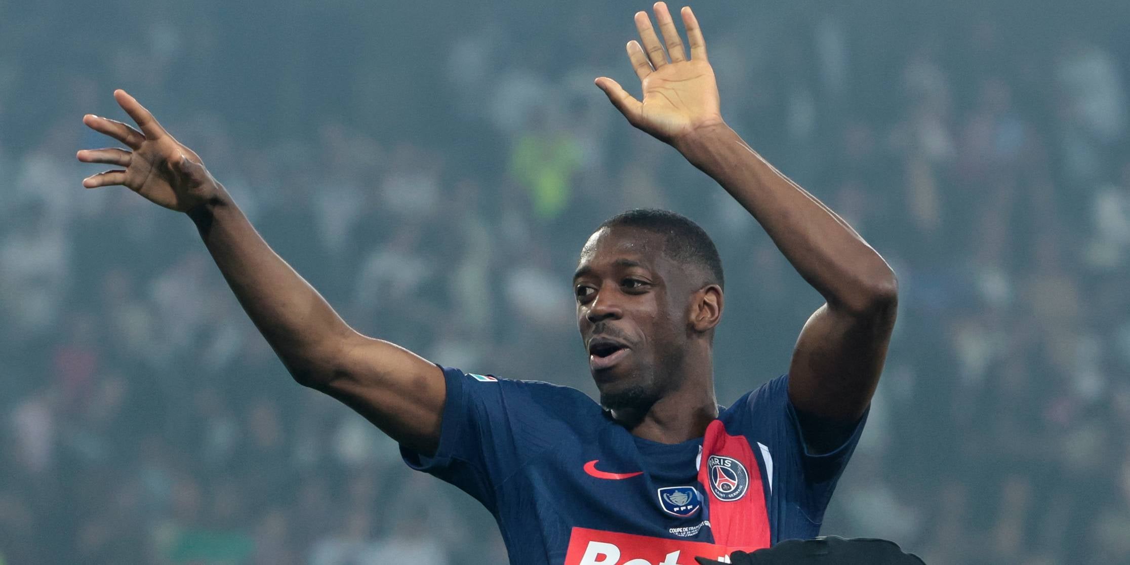 El video de Dembélé comiendo una pizza en el vestuario