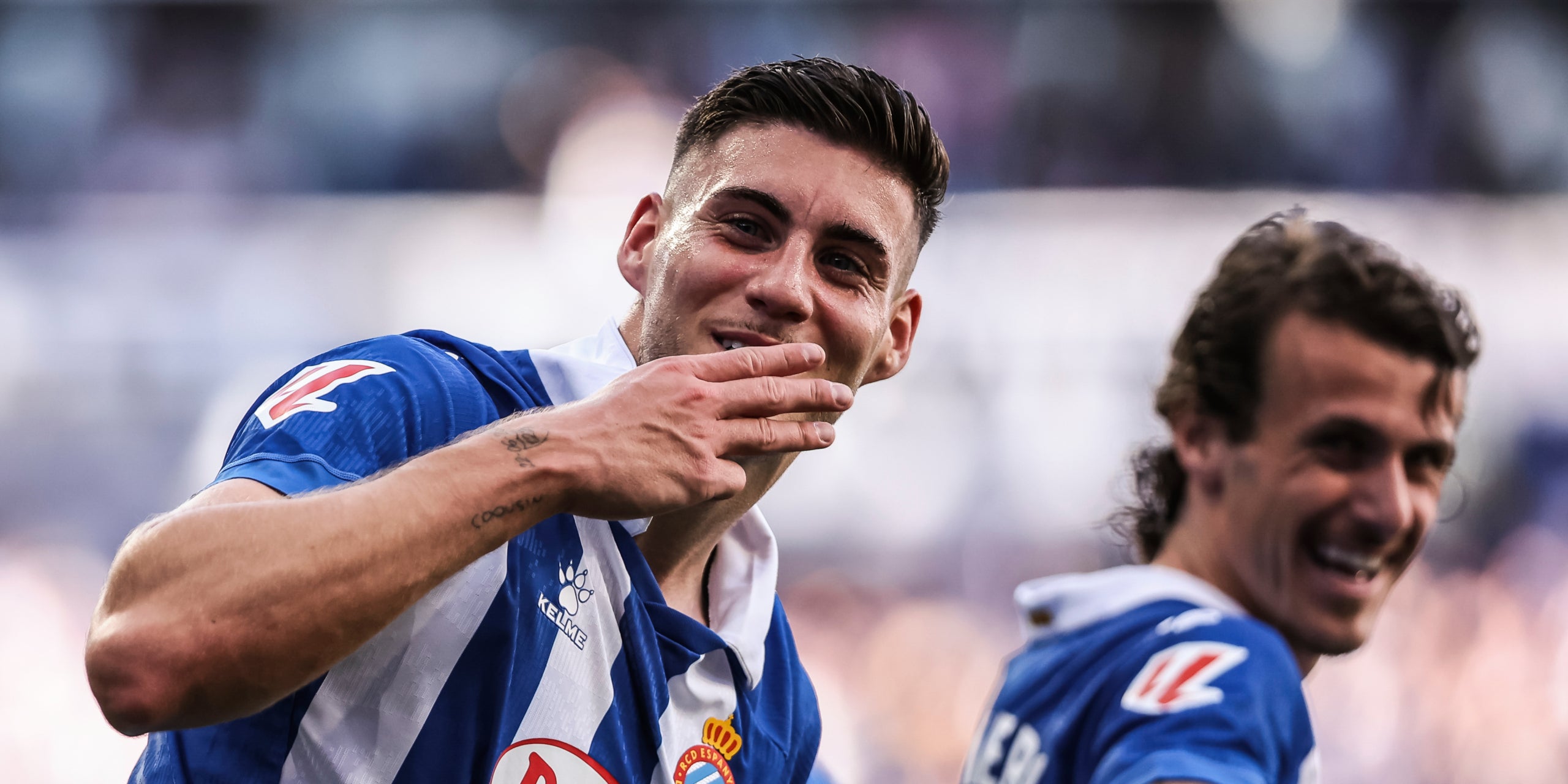 Roberto Fernández signa amb l'Espanyol fins al 2031